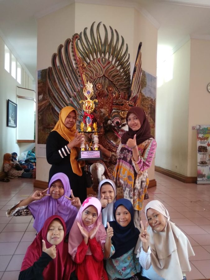 YRLA-JT // Juara Penampilan Tari Di TMII • ERLAZET Foundation
