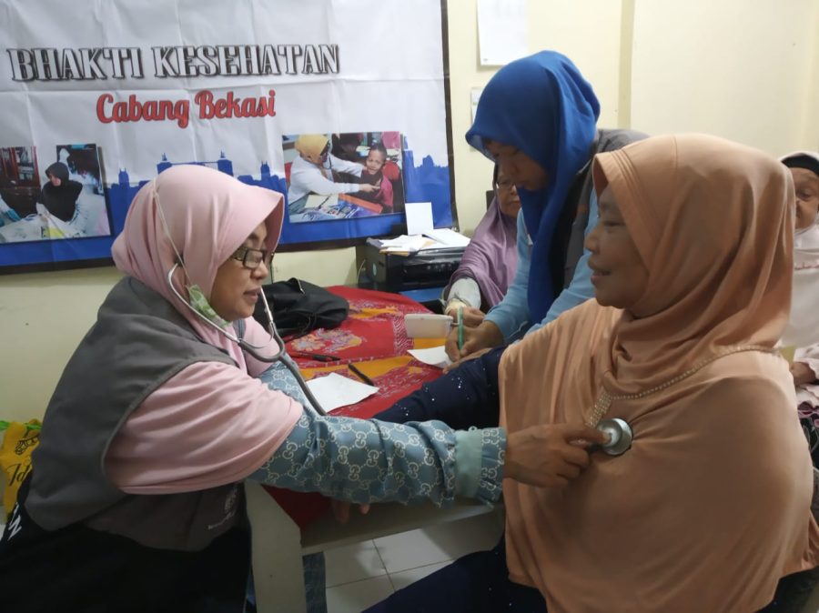 Cek Kesehatan Kaum Dhuafa YRLA saat Bulan Suci Romadhon • ERLAZET ...