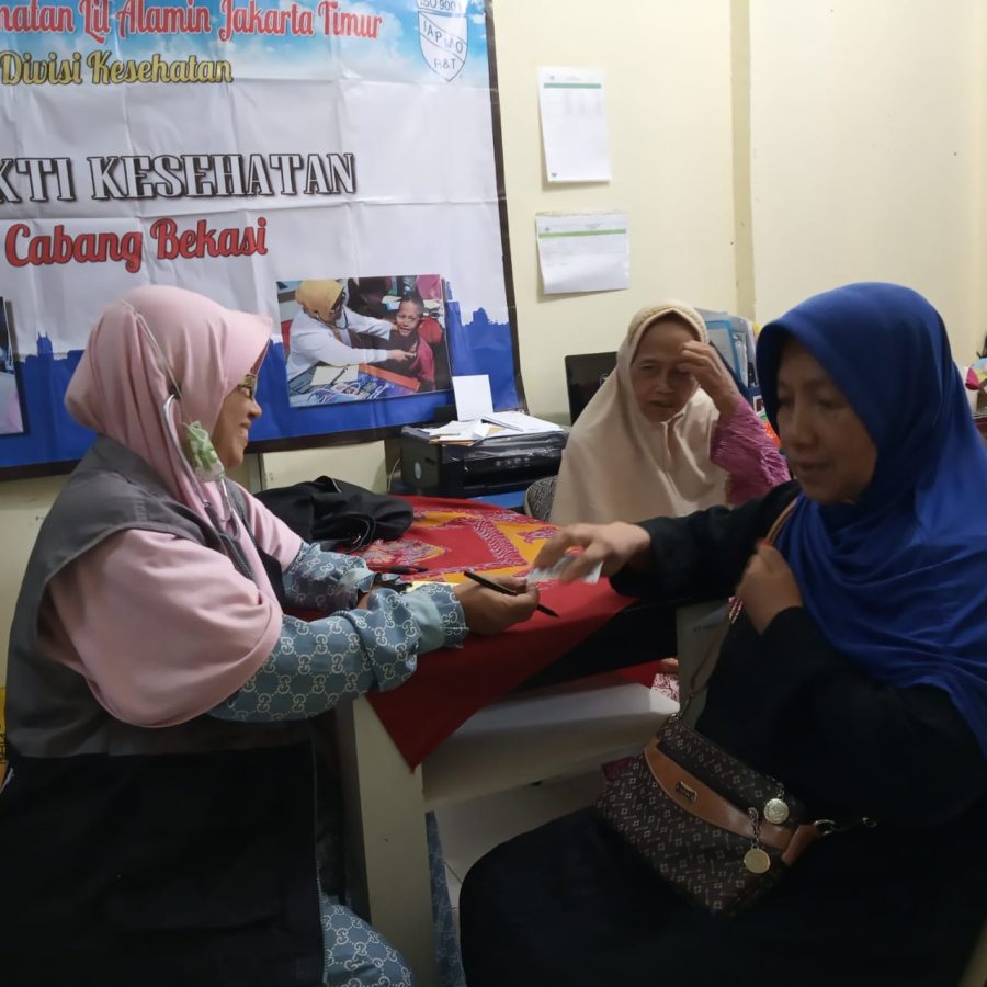 Cek Kesehatan Kaum Dhuafa YRLA saat Bulan Suci Romadhon • ERLAZET ...